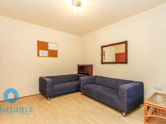 6 bed Semi Detached House for Rent