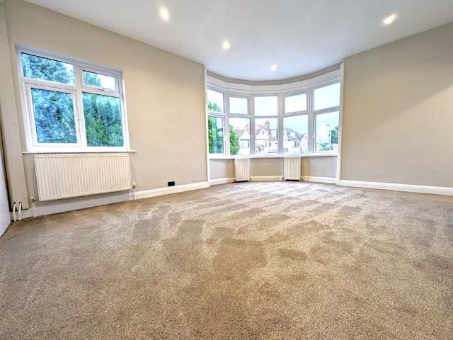 6 Bed Semi Detached House, The Drive, NW11