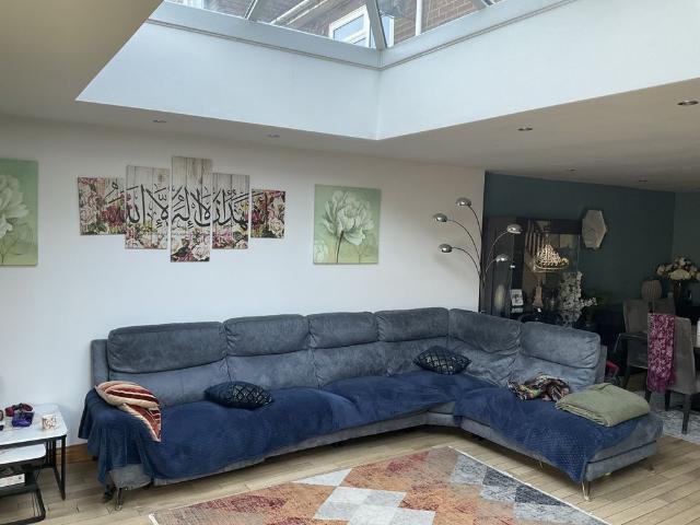 6 bed Semi Detached To Let