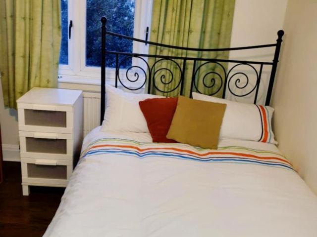 6 Bedroom 3 Bathroom Bedroom 1