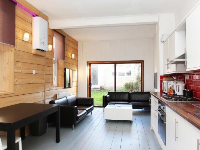 6 Bedroom | 24 Ladysmith Road, PL4 7NL
