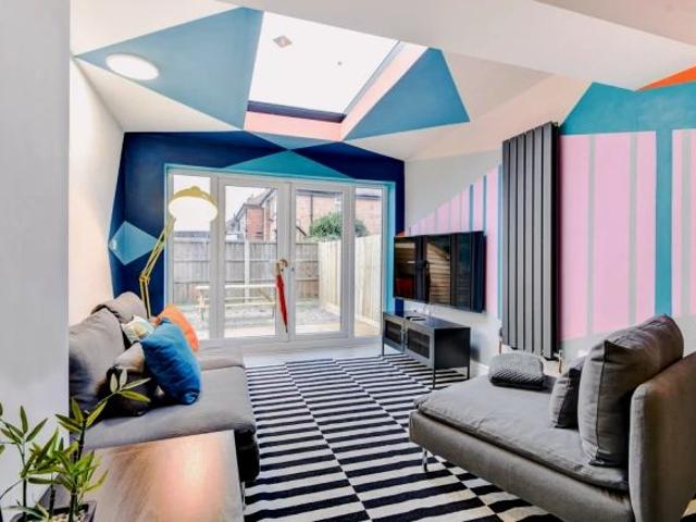 6 Bedroom