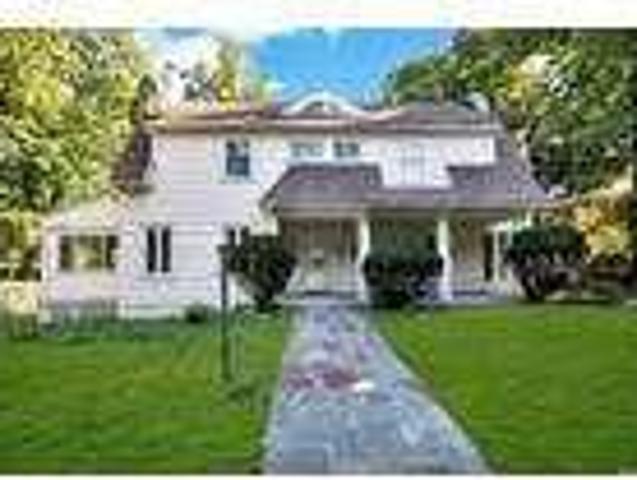 6 Bedroom 4 Bath In Great Neck NY 11021