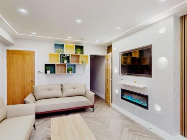 6 Bedroom 6 Bathroom
