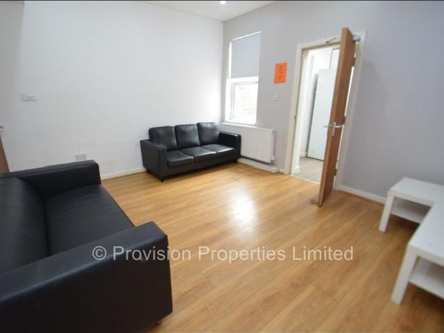 6 Bedroom 6 en suite Hyde Park