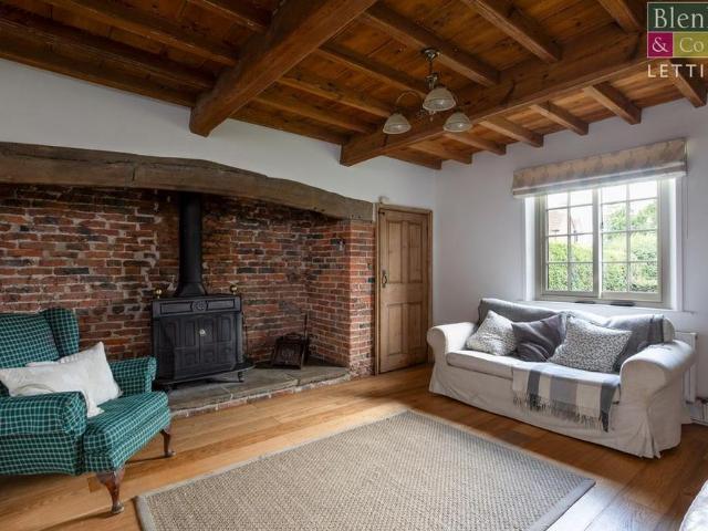6 bedroom cottage to rent