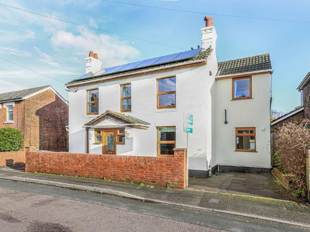 6 bedroom cottage for sale