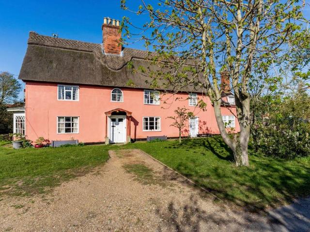 6 bedroom cottage for sale
