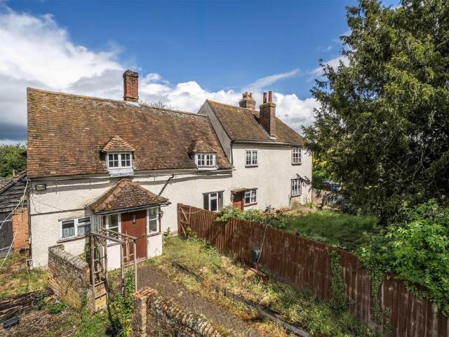 6 bedroom cottage for sale