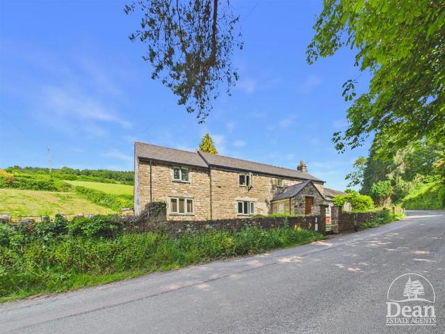 6 bedroom cottage for sale