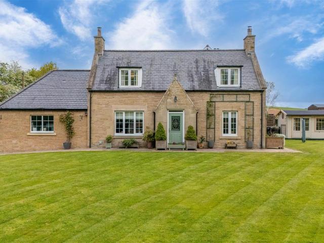 6 bedroom cottage for sale
