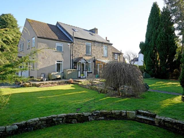 6 bedroom cottage for sale in Townhead Road, Dore, S17 3GB, S17