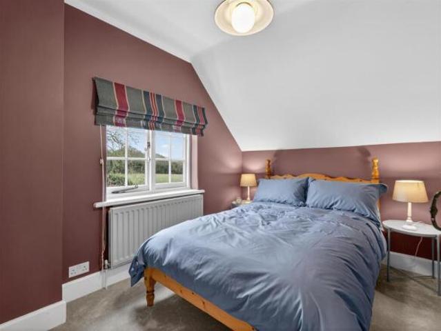 6 bedroom cottage for sale in Warren Road, Chelsfield, Greater London, BR6