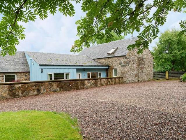 6 Bedroom Cottage House