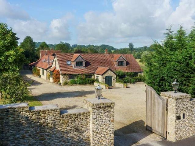 6 Bedroom Country House Character Property