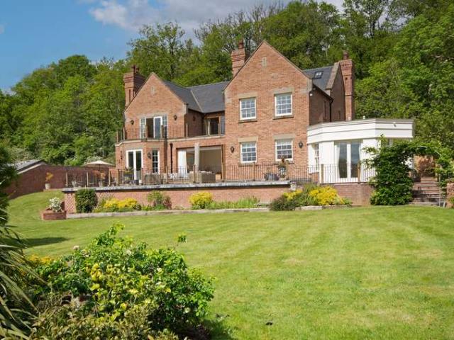 6 Bedroom Country House Character Property