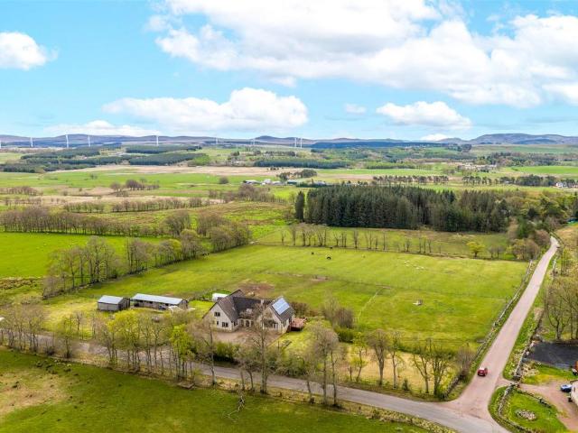 6 bedroom country house for sale