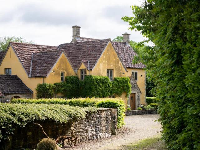 6 bedroom country house for sale