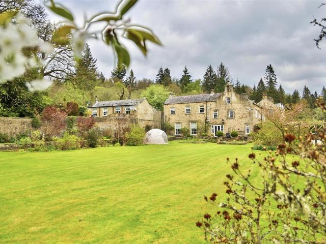 6 bedroom country house for sale
