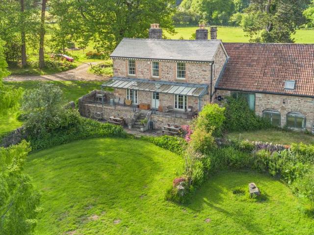 6 bedroom country house for sale