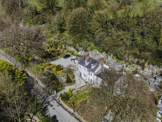 6 bedroom country house for sale