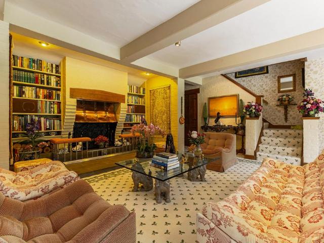 6 bedroom country house for sale
