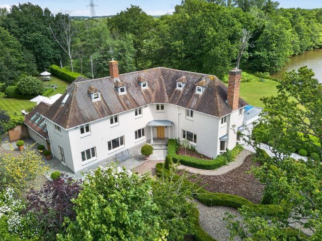 6 bedroom country house for sale