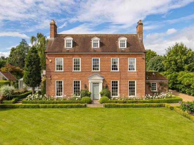 6 bedroom country house for sale