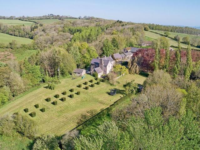 6 bedroom country house for sale
