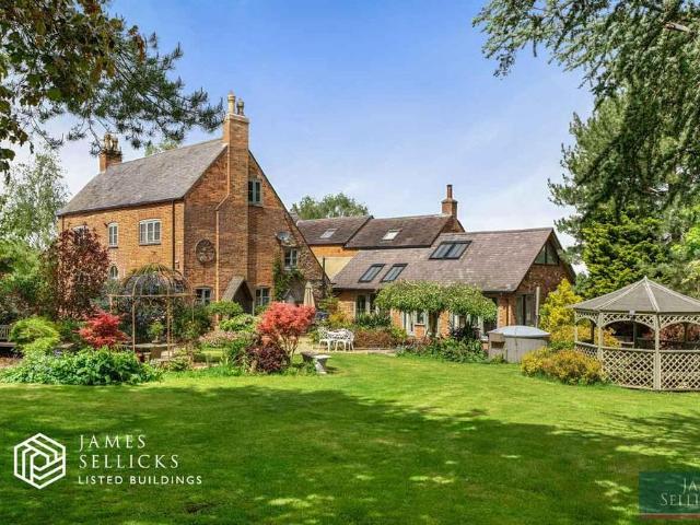 6 bedroom country house for sale