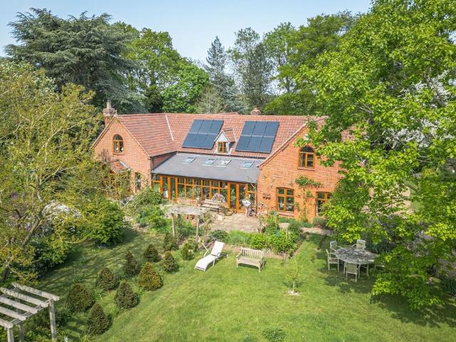 6 bedroom coach house for sale