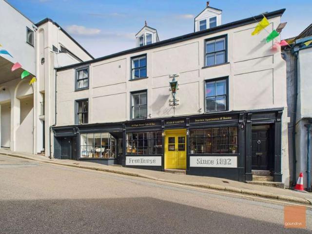 6 Bedroom Commercial Property