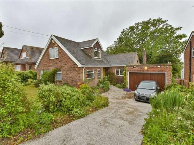 6 Bedroom Chalet House