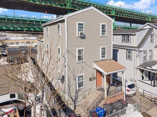 6 bedroom, Chelsea MA 02150 105095333