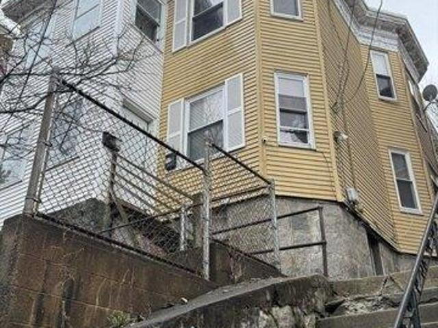 6 bedroom, Chelsea MA 02150 LS103073495