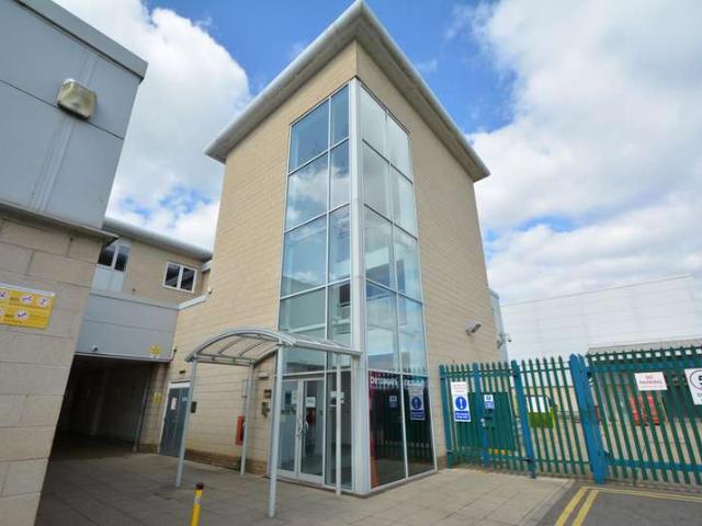6 Bedroom Apartment Flat