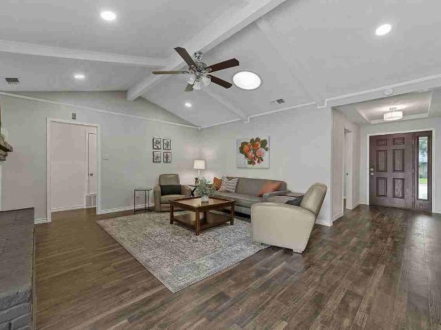6 Bedroom Apartment for Rent at Hanna Cir & Laurie Ave #1B, DeSoto, TX 75115