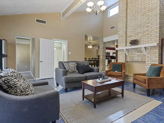 6 Bedroom Apartment for Rent at S Ellison Dr & Bay Horse Dr #1F, San Antonio, TX 78245 Heritage