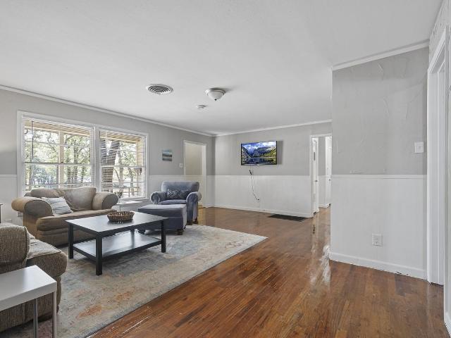 6 Bedroom Apartment for Rent at Vinewood St & Weiler Blvd #1B, Fort Worth, TX 76112 Central Meadowbrook