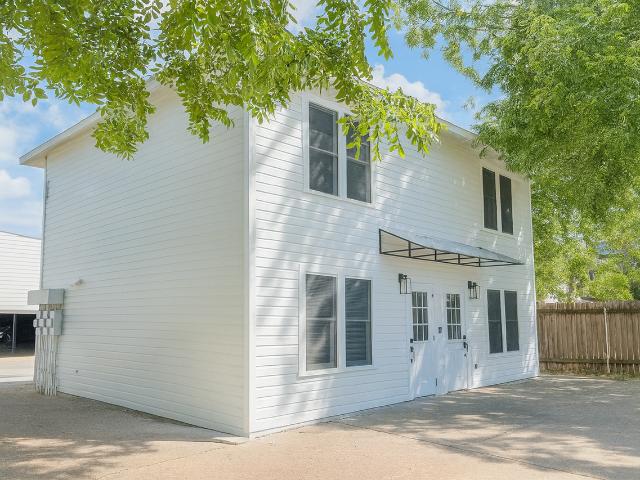 6 Bedroom Apartment for Rent at 110 E 30th St, Austin, TX 78705 North University