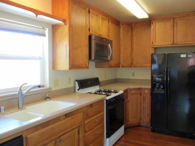 6 Bedroom Apartment for Rent at 330 W 4th St, Chico, CA 95928 South Campus