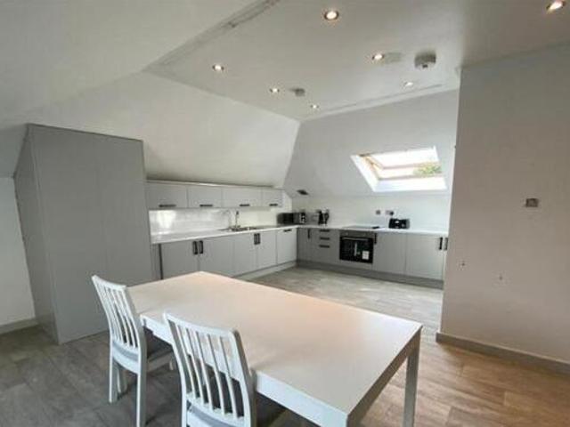6 Bedroom Apartment For Rent In Middle Street