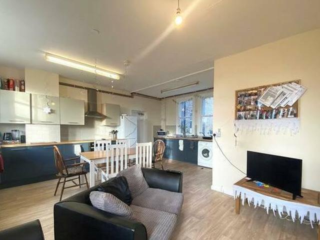 6 bedroom apartment for rent in Aylward Street Portsmouth PO1