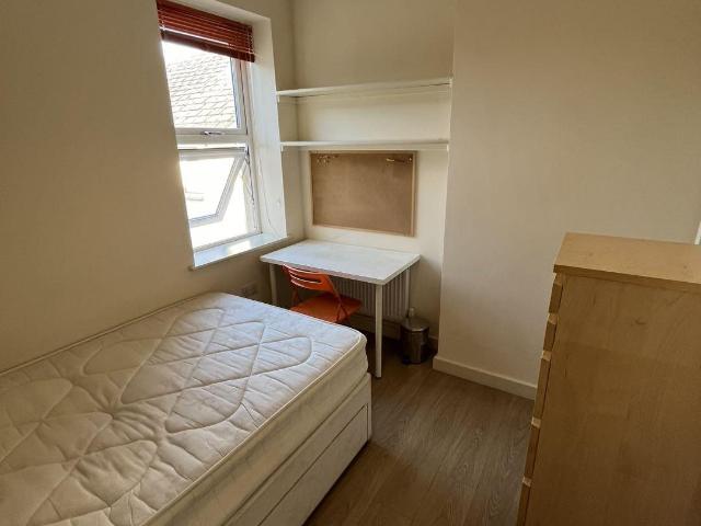 6 bedroom apartment for rent in Cardiff