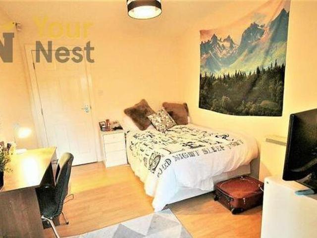 6 Bedroom Apartment For Rent In Hyde Park, Leeds