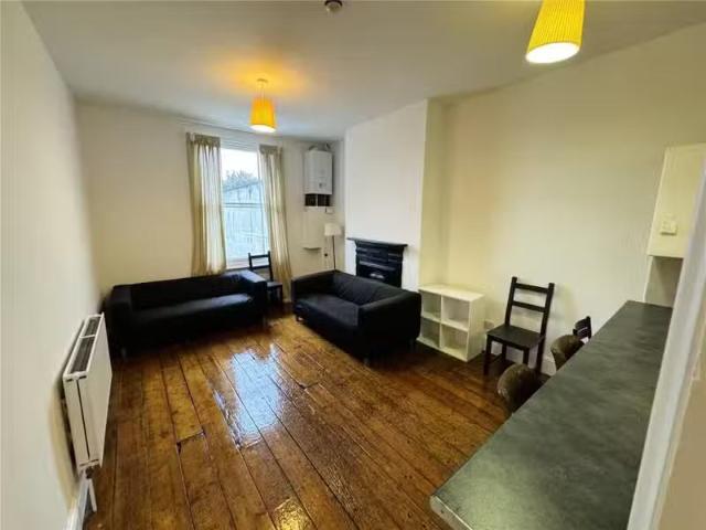 6 bedroom apartment for rent in Redland Road MAISON, Maisone.