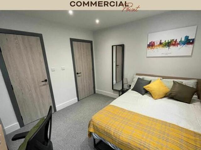 6 Bedroom Apartment For Rent In Wollaton Road, Beeston