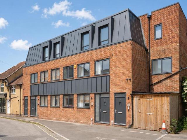 6 bedroom apartment for sale