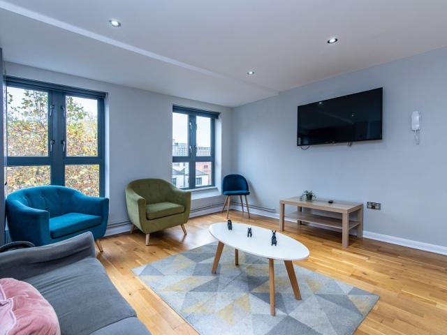 6 bedroom apartment to rent