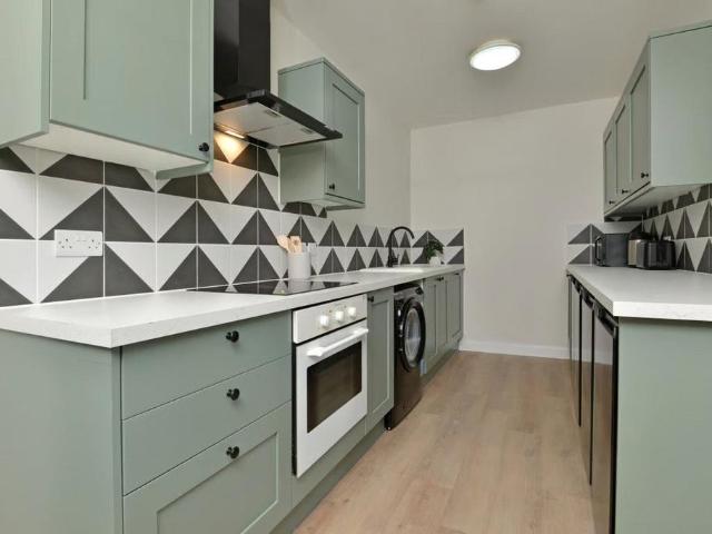 6 bedroom apartment to rent